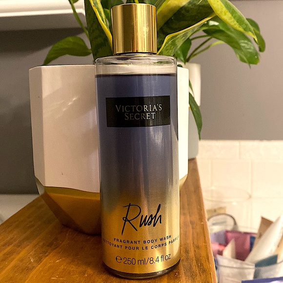 Victoria's Secret | Bath & Body | Victorias Secret Fragrant Body Wash ...